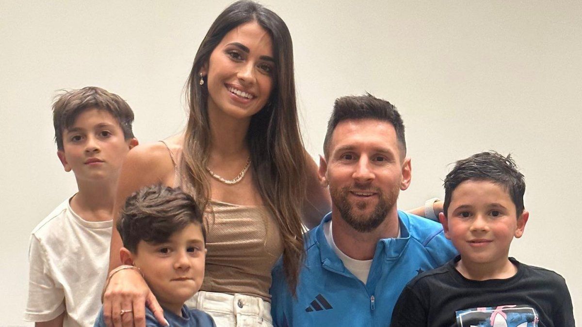 El look simple de Lionel Messi y Anto Roccuzzo en el día libre de la ...