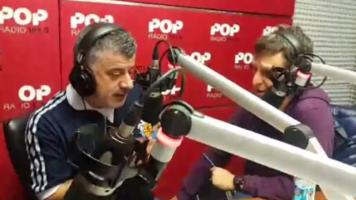 Divertida situación de Pichu Straneo en Radio Pop: así lo cargó su hijo ...