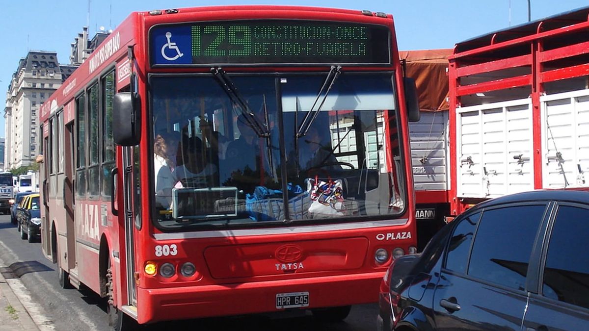 Paro de colectivos en la línea 129 por tiempo indeterminado