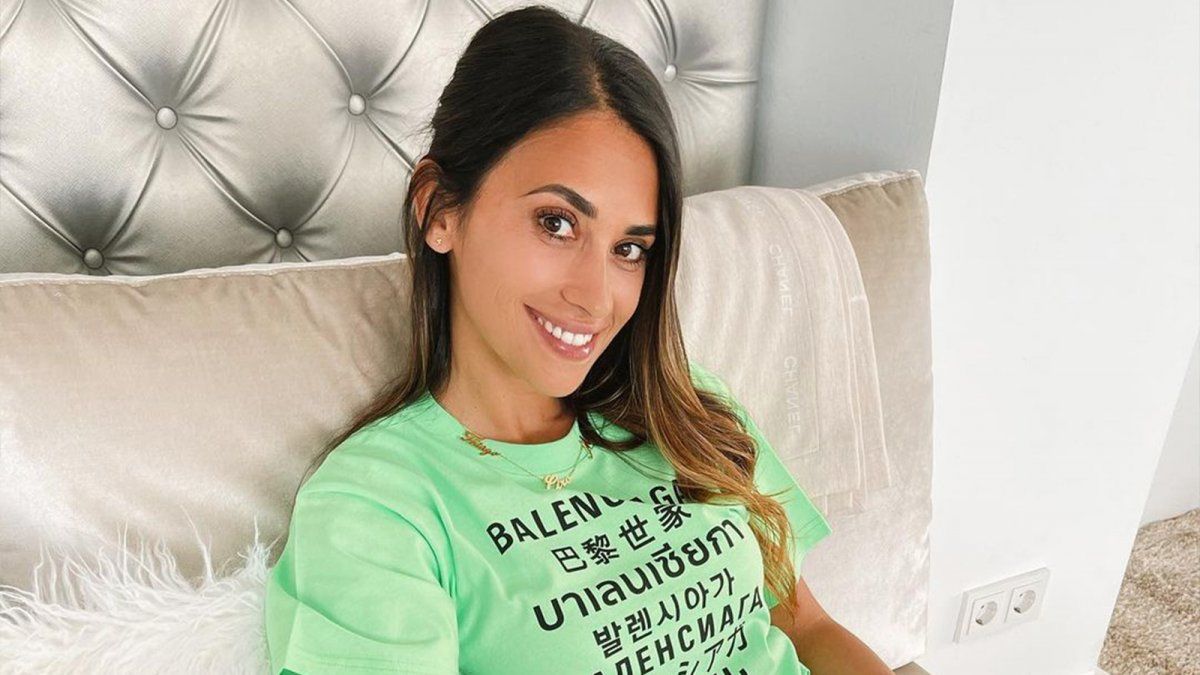 Antonela Roccuzzo estalló las redes con una microbikini rosa desde Bahamas