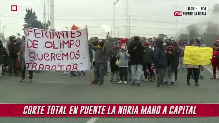 Caos De Tránsito Por Un Corte Total En Puente La Noria