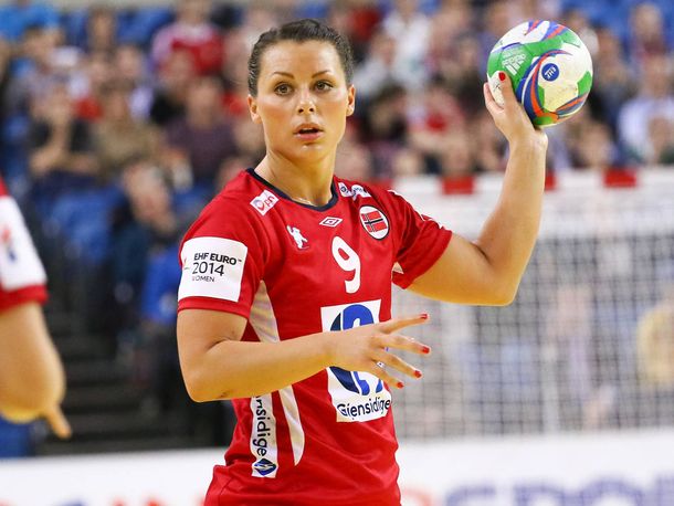 Estrella de la selección noruega denuncia a sus pares varones por ...