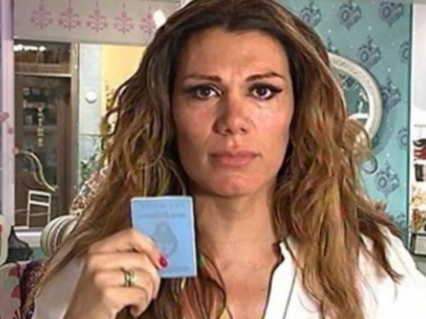 Emotivo posteo de Flor de la V a 11 años de recibir el DNI con su nueva identidad