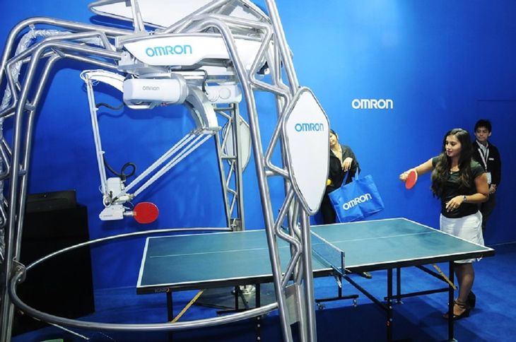 FORPHEUS, el primer robot que enseña a jugar ping pong