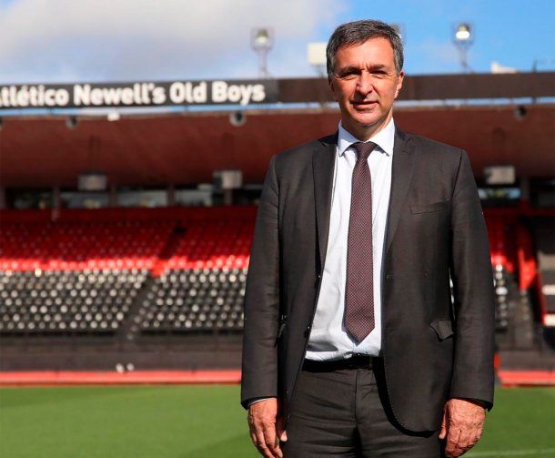El presidente de Newells, vinculado a la bandera de Los Monos, dio su ...