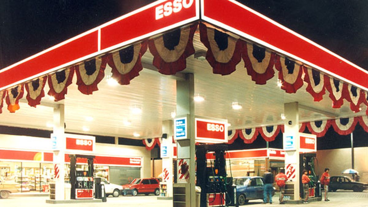 Esso vende todas sus estaciones de servicio y se va del país
