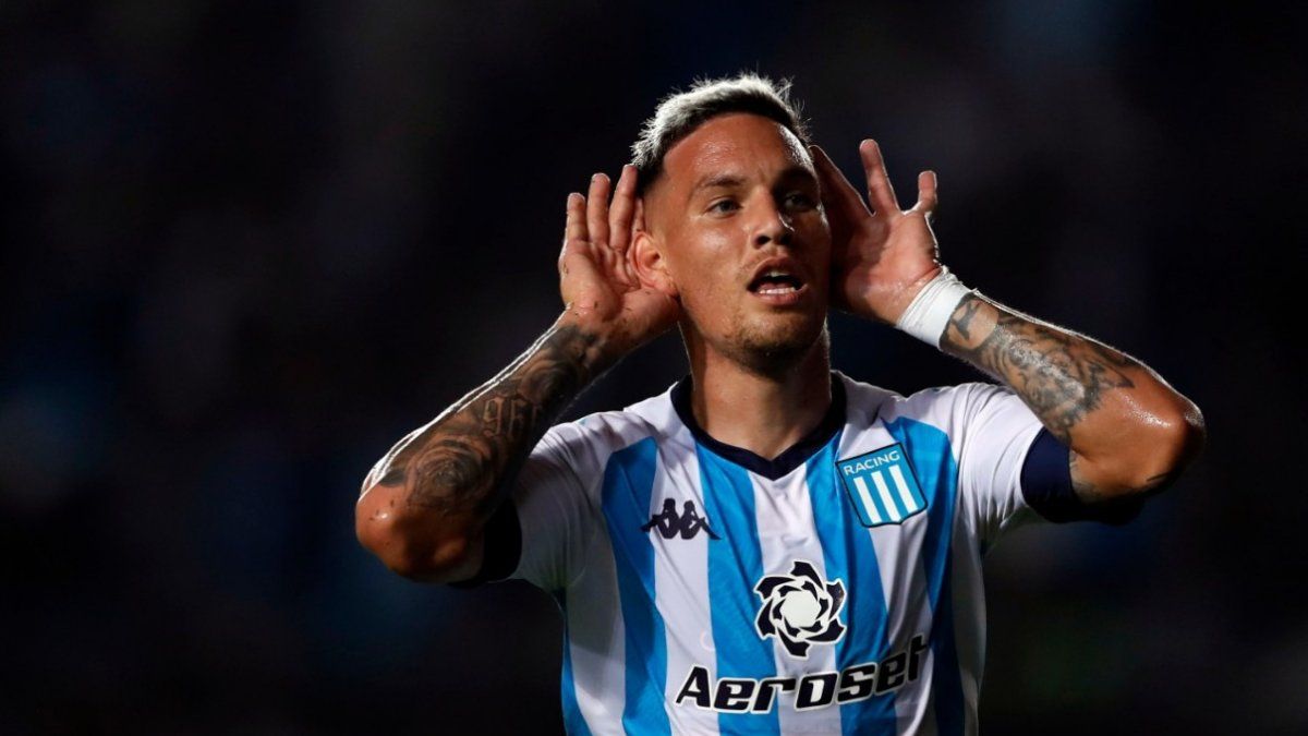 Enzo Copetti provocó a los hinchas de Racing y redobló la apuesta en su ...
