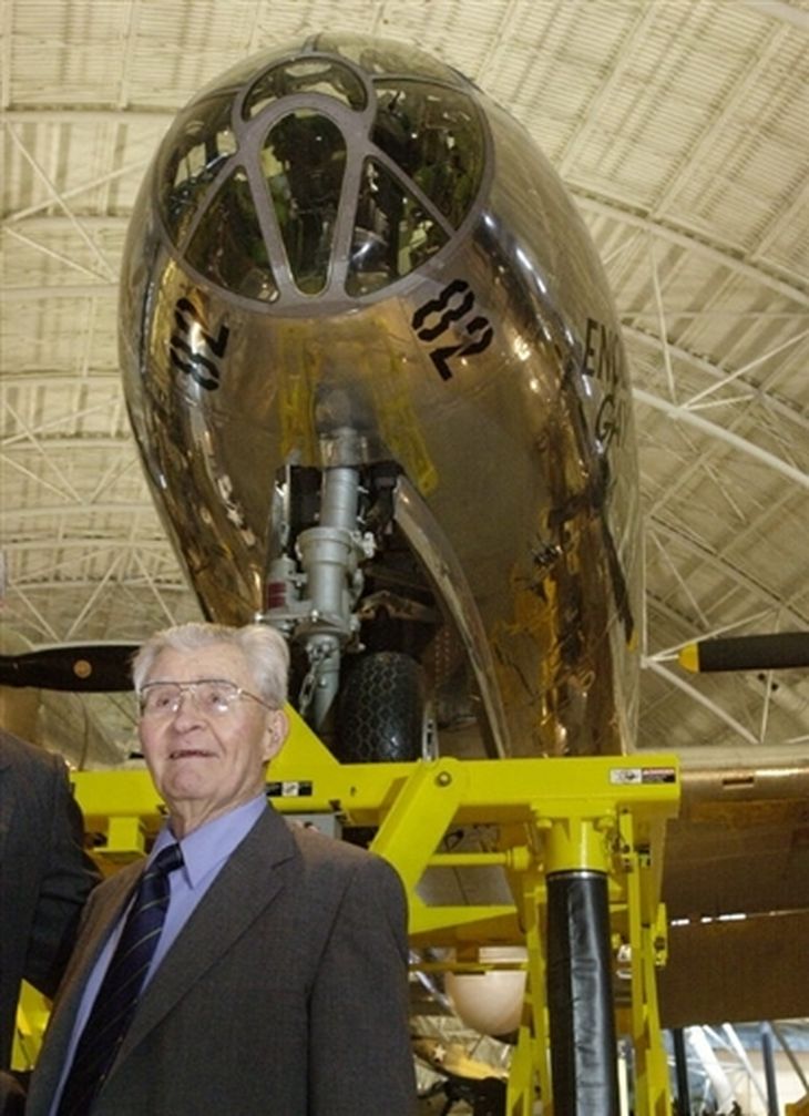 Murió Tibbets, el piloto que descargó la bomba atómica sobre Hiroshima