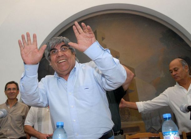 Moyano dice que los Gordos llevaron a los trabajadores al desastre