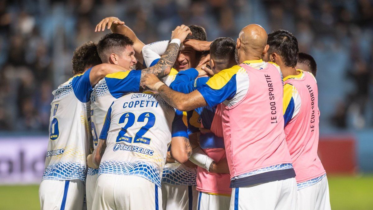 Rosario Central venció a Estudiantes (RC) por 2-1 y se clasificó a los ...
