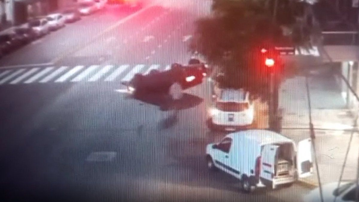 VIDEO Así fue el choque y vuelco en Colegiales