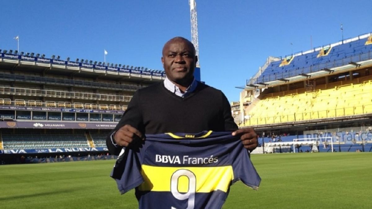 Tras más de 20 años de dejar Boca, Alphonse Tchami volvió a la Bombonera