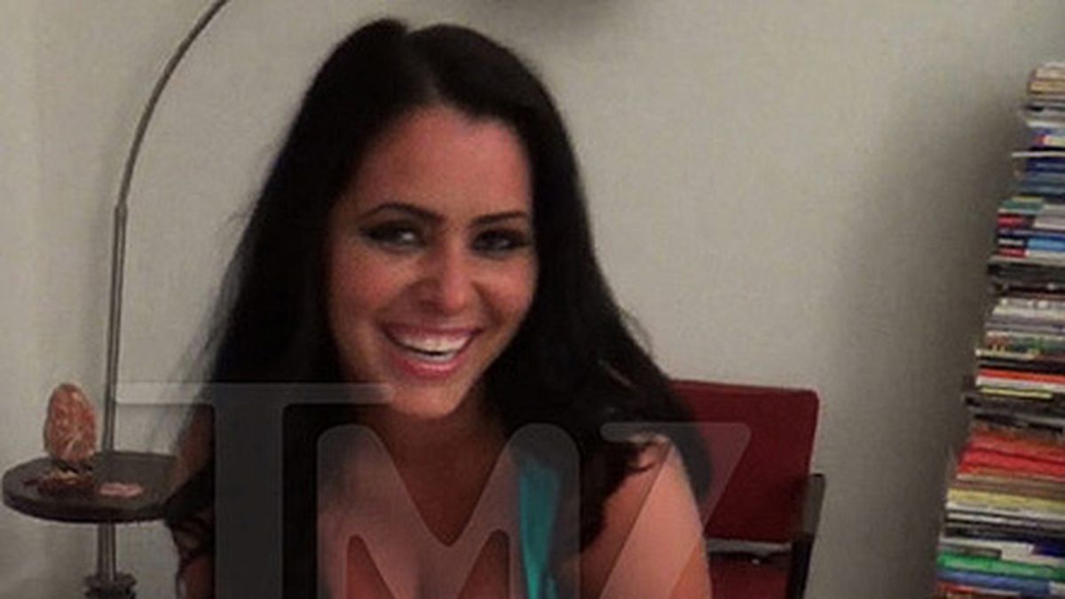 Myla Sinanaj, una nueva bomba mediática en ascenso