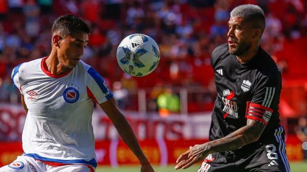 Argentinos Juniors le ganó 2-0 a Deportivo Riestra