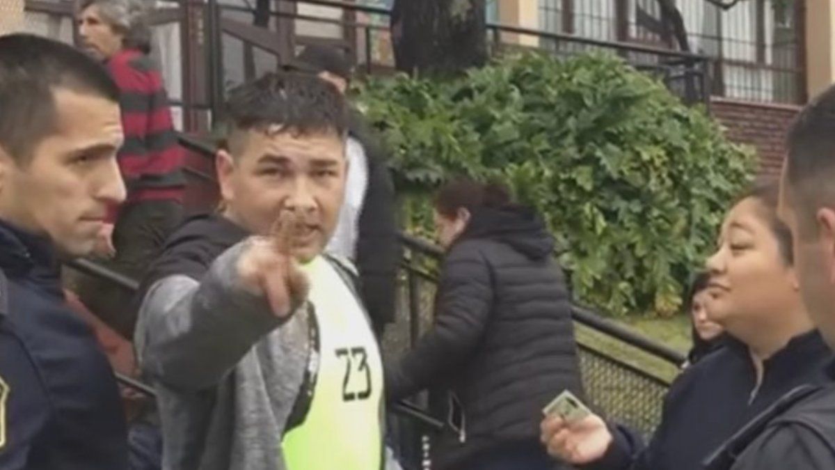 Tensión en Villa Gesell: se negó a ser presidente de mesa y fue demorado