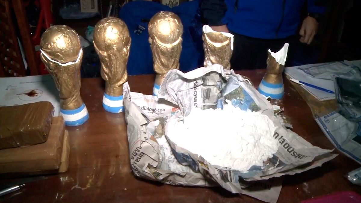 Detuvieron a los Campeones de la droga: escondían cocaína en réplicas ...