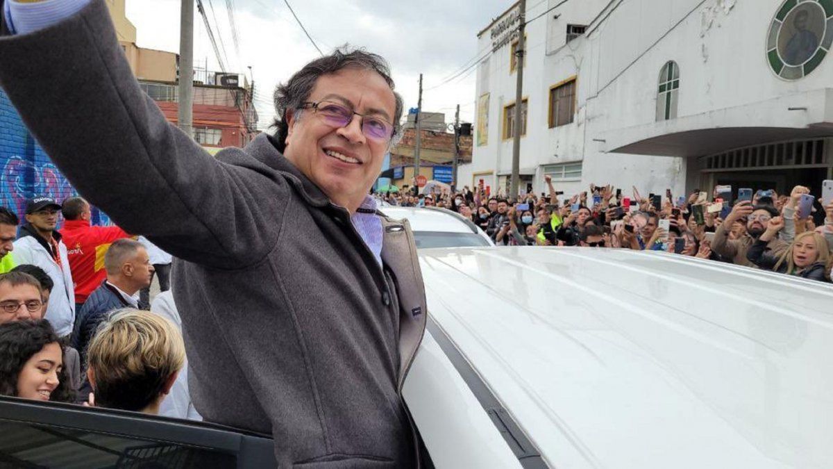 Cuándo asumirá Gustavo Petro como presidente de Colombia