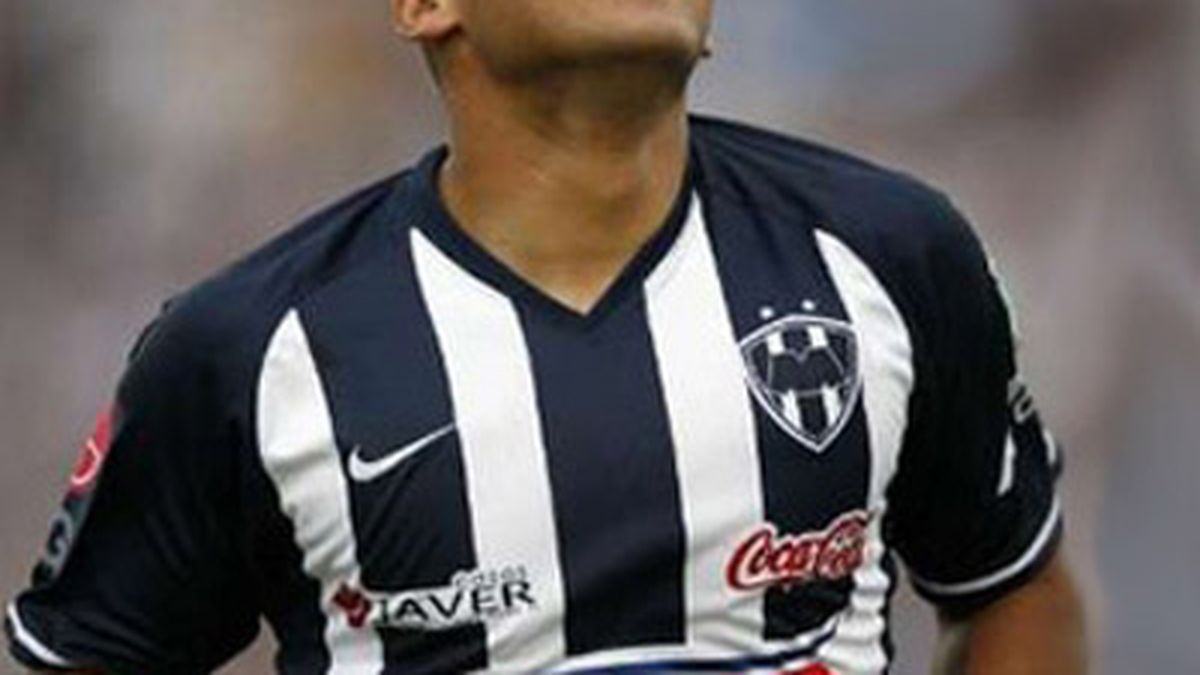 Suazo está un poco más cerca de Boca