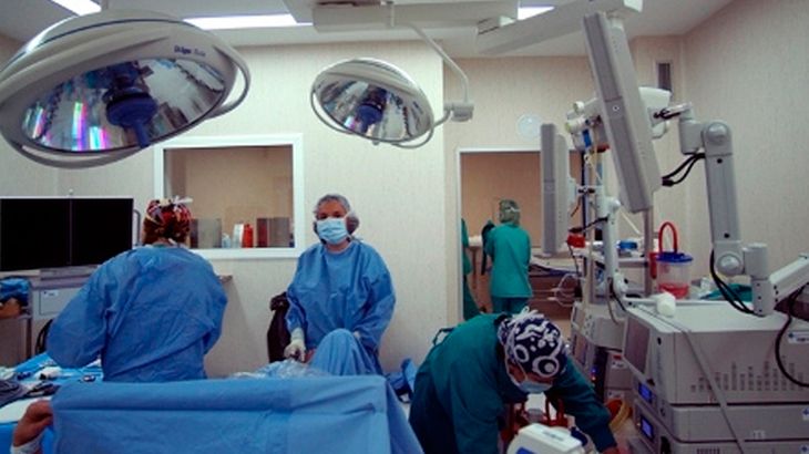 Cómo es la clínica donde nació el hijo de Lionel Messi