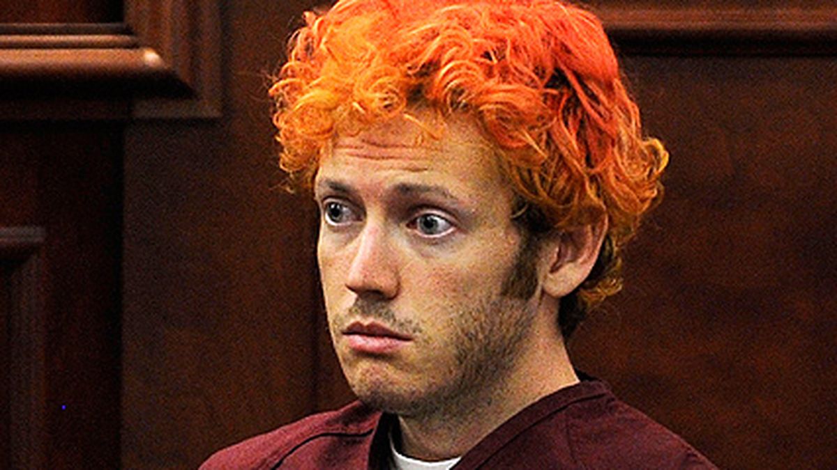 Hay 141 cargos contra Holmes y le darían la pena de muerte