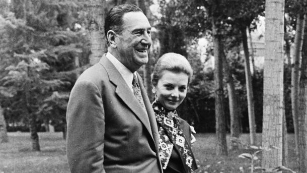 Victoria Villarruel inauguró un busto de Isabel Perón en el Senado ...