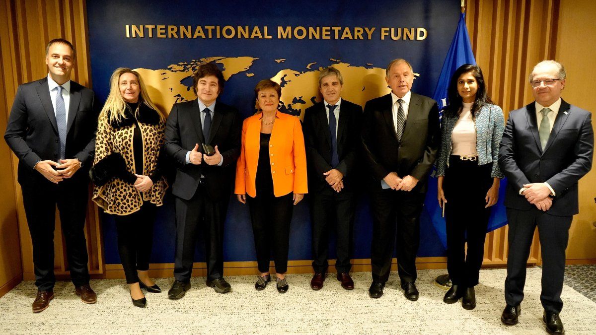 En busca de dólares, Javier Milei se reunió en Washington con la ...