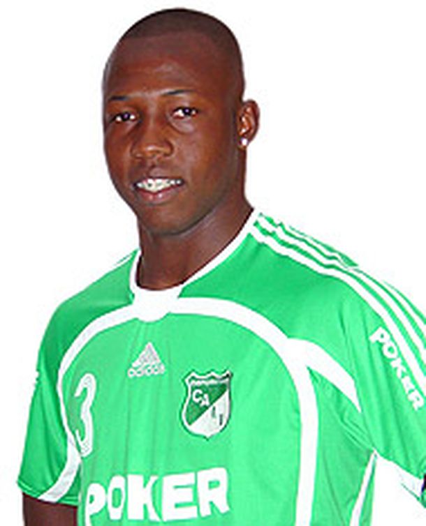 El defensor colombiano Nelson Rivas pasó a River