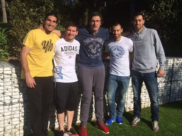 Messi hizo un asado para sus compañeros del Barcelona