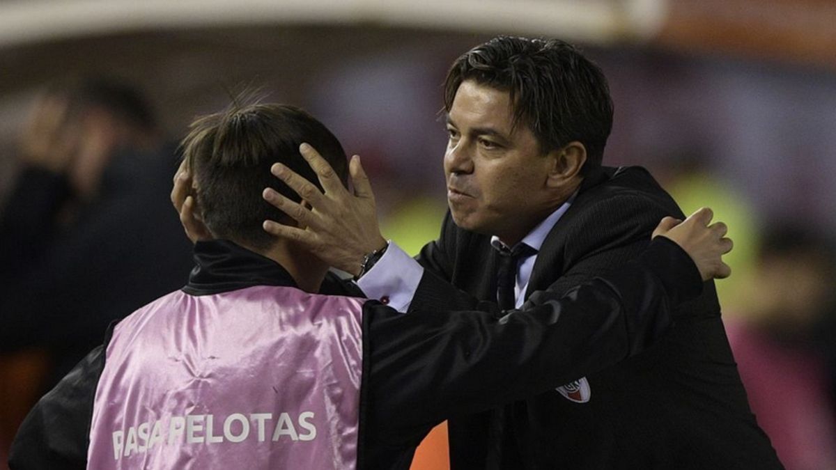 VIDEO: El festejo de gol de Gallardo ¡con su hijo alcanzapelotas!