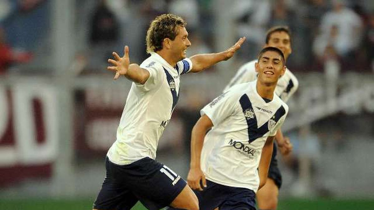 Desvalijan la casa del futbolista Roly Zárate