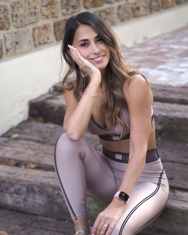 Antonela Roccuzzo Posó Como Modelo Para La Marca De La Cual Es Embajadora