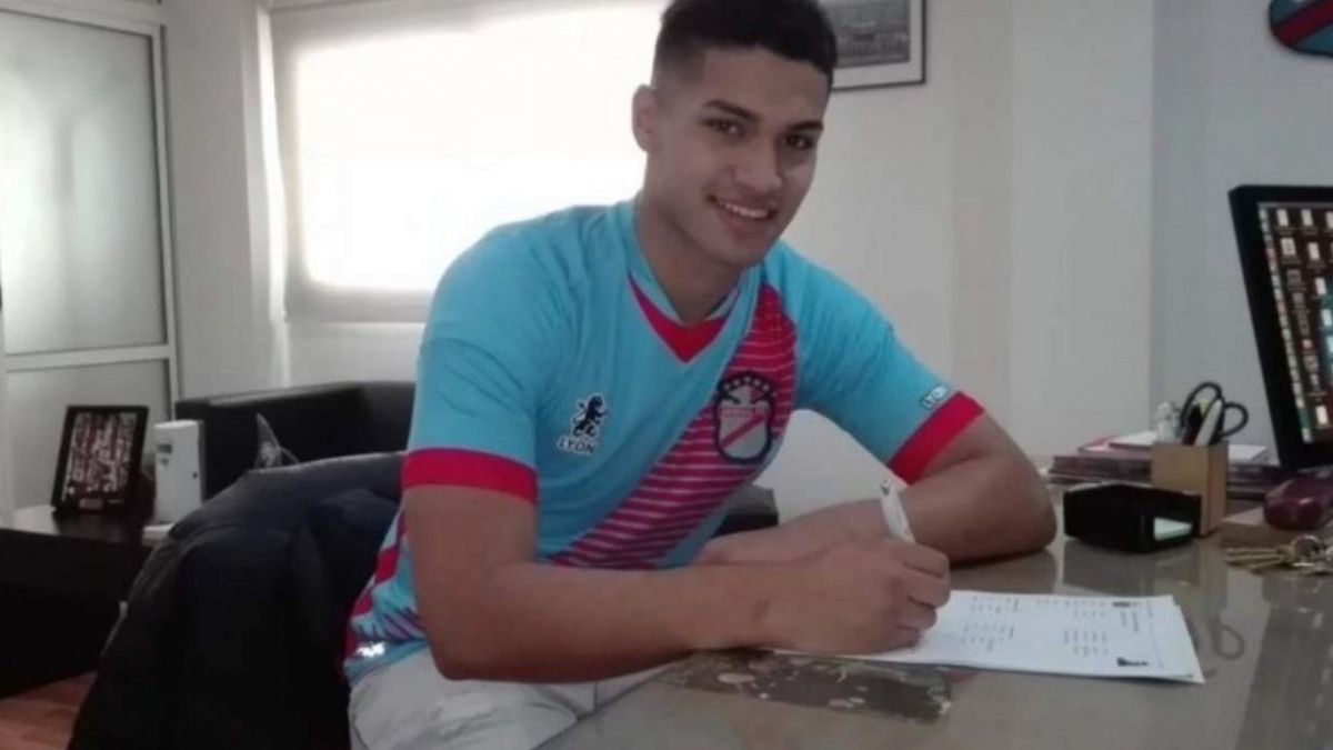 Ciudad Evita: balearon al jugador de Arsenal Alexis Salinas y lo ...