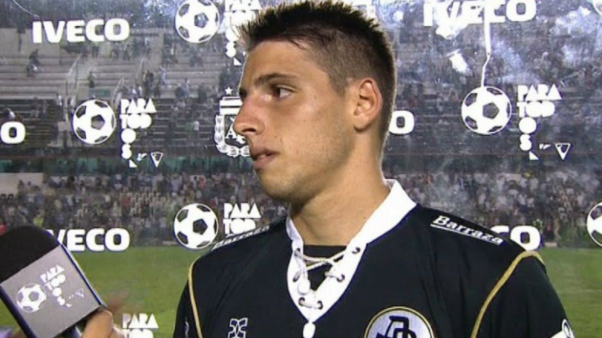 Regresa a Floresta: Jonathan Calleri vuelve a ponerse la camiseta de ...