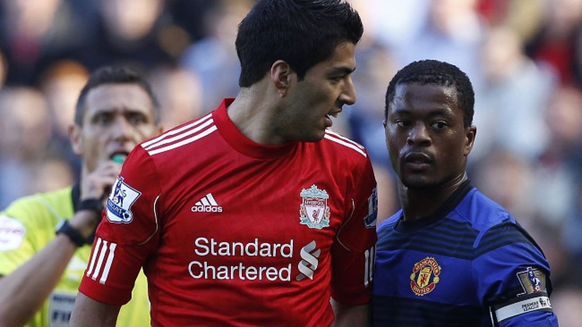 Luis Suárez a Patrice Evra: Te pego porque eres negro