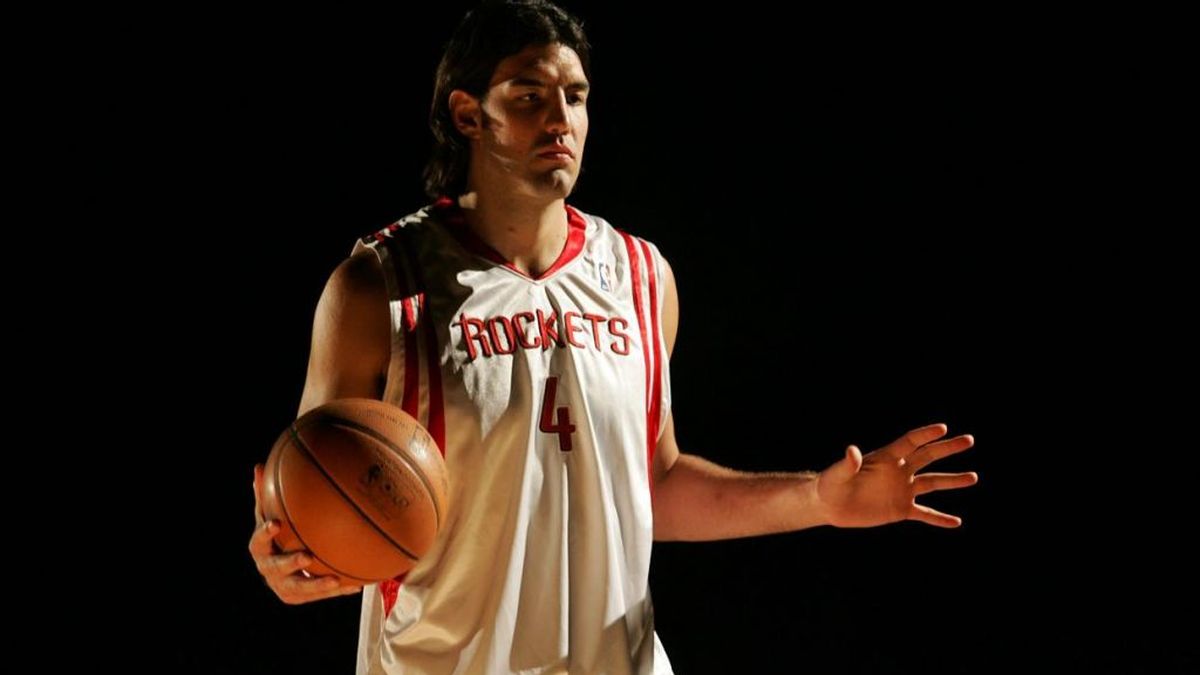 El estreno en la NBA de Luis Scola