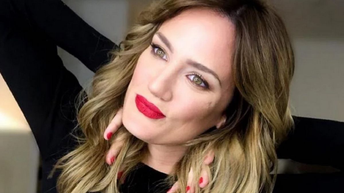 Paula Chaves posó con microbikini animal print para un book de fotos