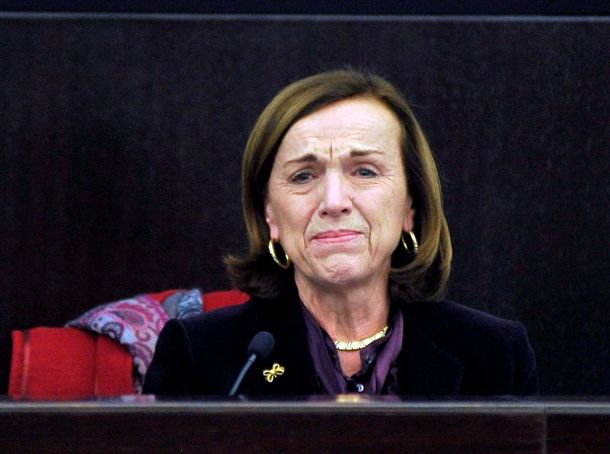 Ministra italiana llora al anunciar fuertes ajustes