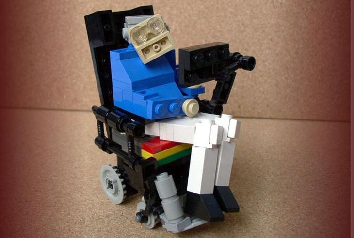 Una increíble estatua de Stephen Hawking hecha con Legos