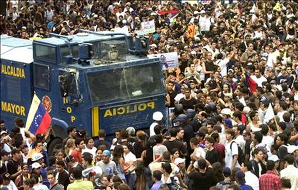 Continúan las protestas por el cierre de RCTV en Venezuela