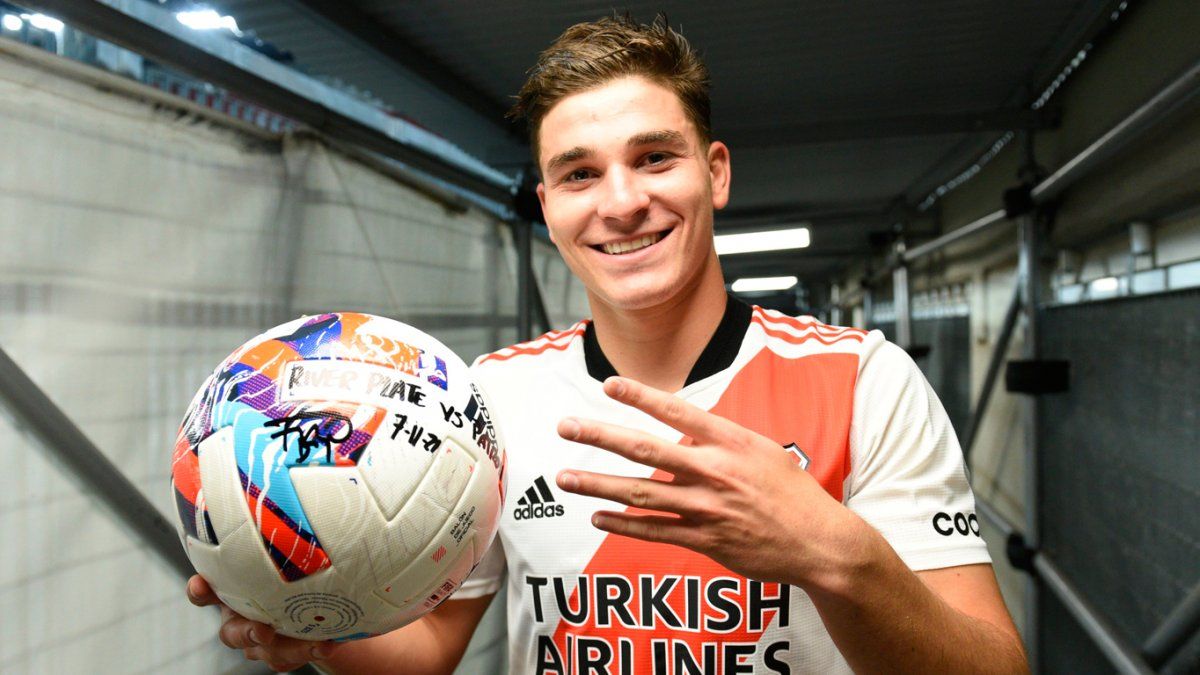 Cuánto vale Julián Álvarez