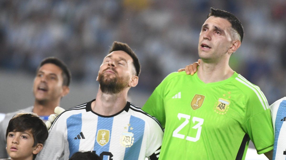 Dibu Martínez en su visita a Calcuta: No habrá otro jugador como Lionel ...