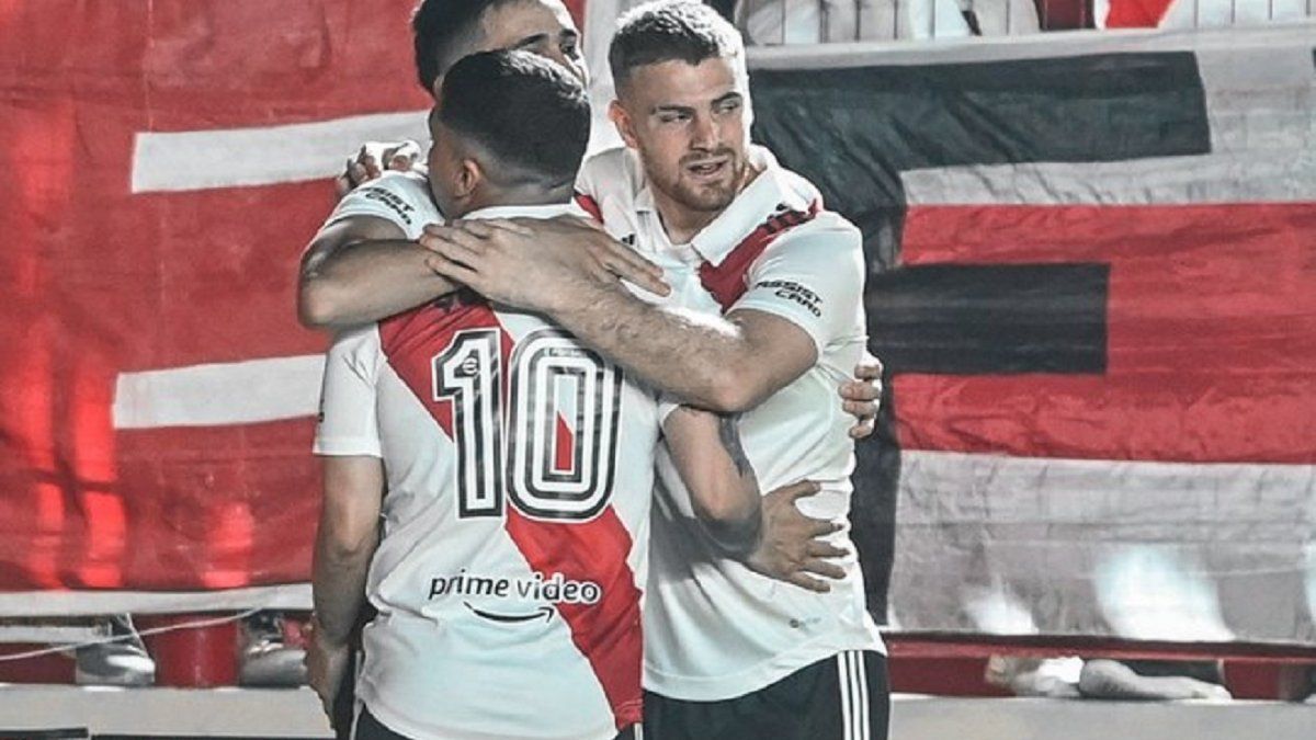 Con Pablo Solari en llamas, River goleó 4-0 a Defensa y Justicia por la ... Con Pablo Solari en llamas, River goleó 4-0 a Defensa y Justicia por la ...