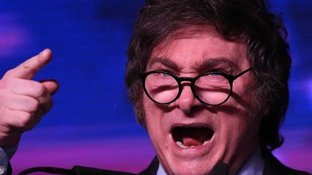 Así incentivó Milei la disparada del dólar blue