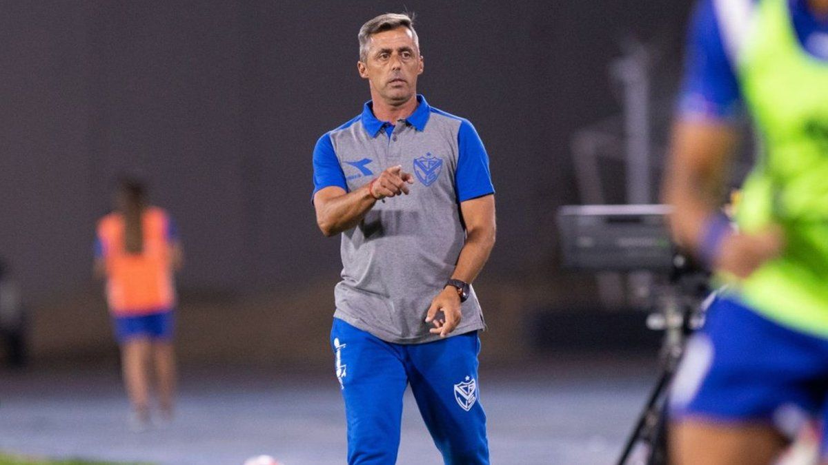 Suspenden Racing-Vélez por la muerte de Hernán Palito Manrique