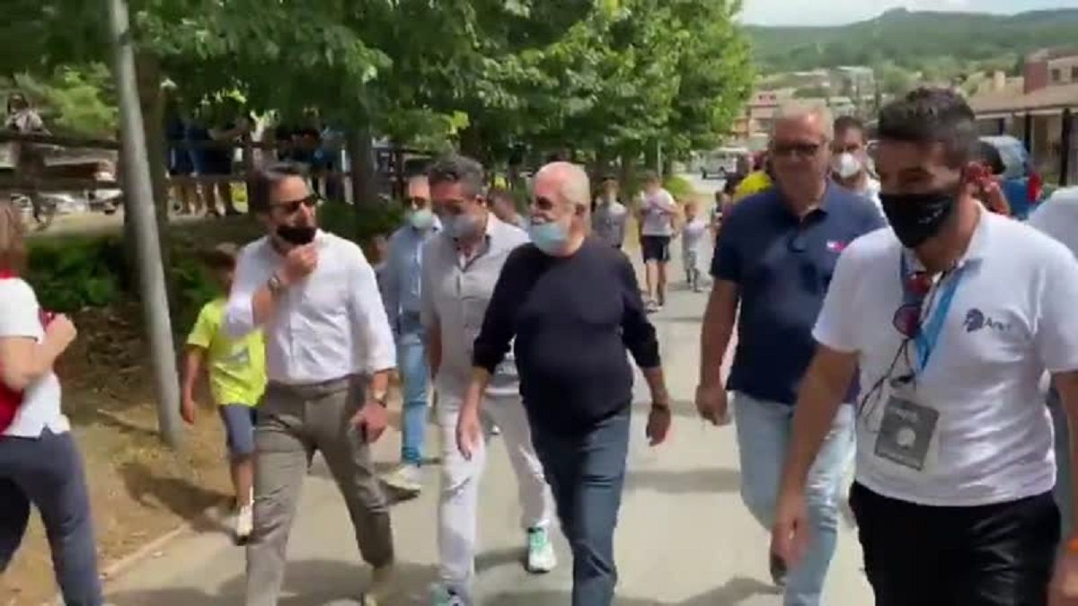 Los hinchas del Napoli sueñan con que Lionel Messi siga los pasos de ... Los hinchas del Napoli sueñan con que Lionel Messi siga los pasos de ...
