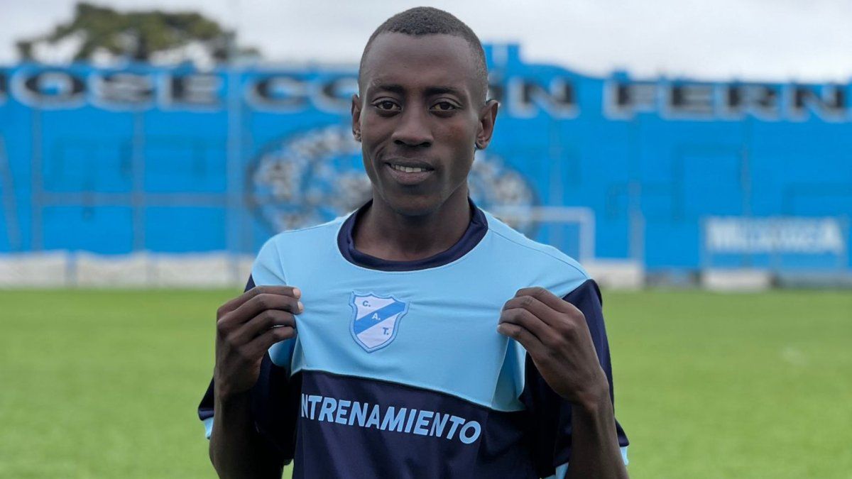 Una promesa del fútbol de Zambia se sumó a Temperley: la historia de ...