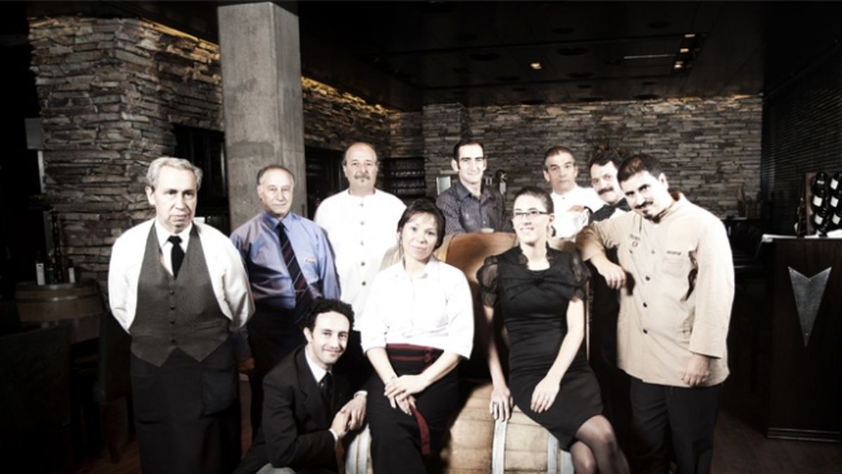 Estos no papan moscas: los 10 mejores mozos de Buenos Aires