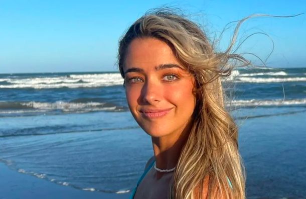 En modo Barbie, Sol Rivas se adelanta al verano con su microbikini rosa