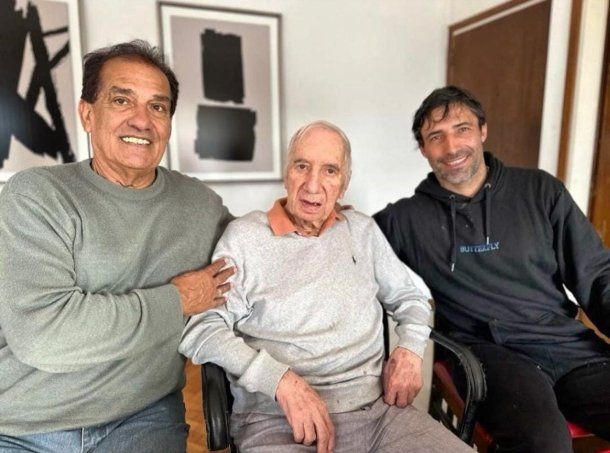 Reapareció Carlos Bilardo: la foto con dos ex Estudiantes que se volvió ...