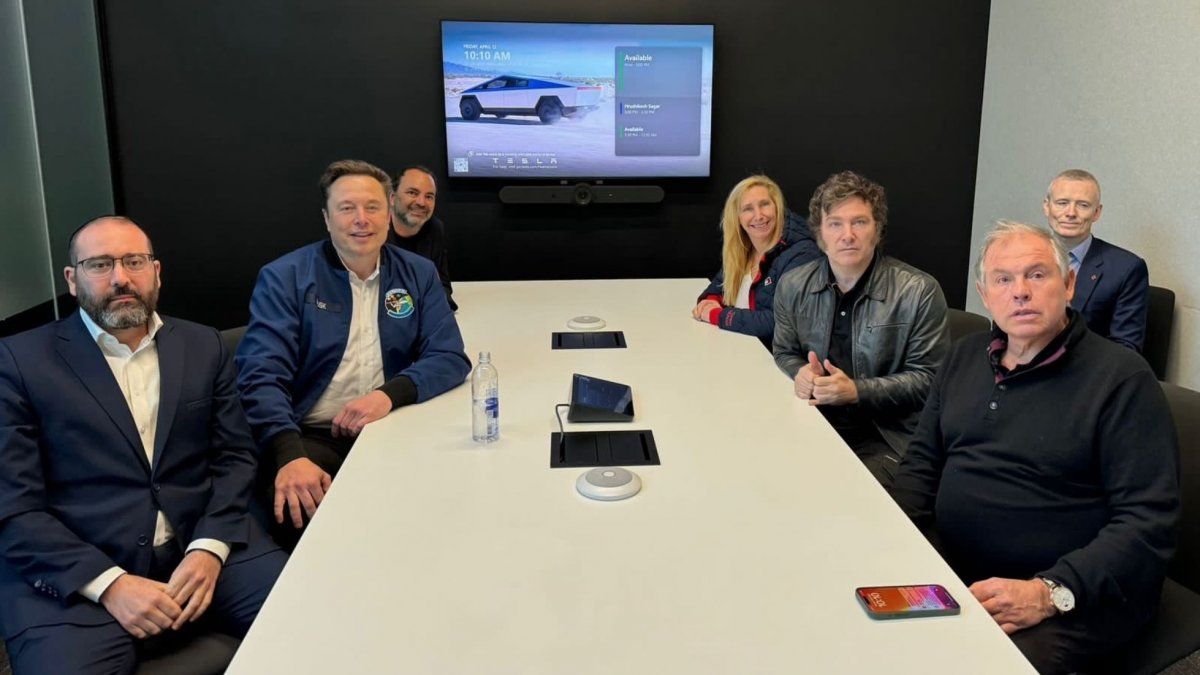 ¿De qué hablaron Javier Milei y Elon Musk en su reunión en la fábrica ... ¿De qué hablaron Javier Milei y Elon Musk en su reunión en la fábrica ...